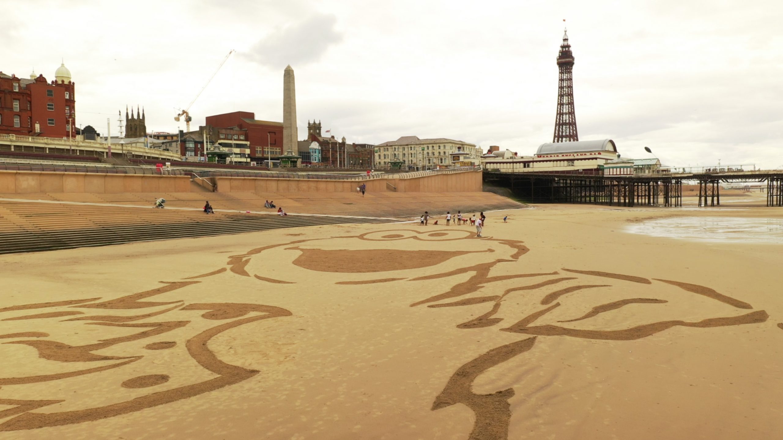 Oh, I do like to eat cookies by the seaside! Sand drawings of the Tiny ...