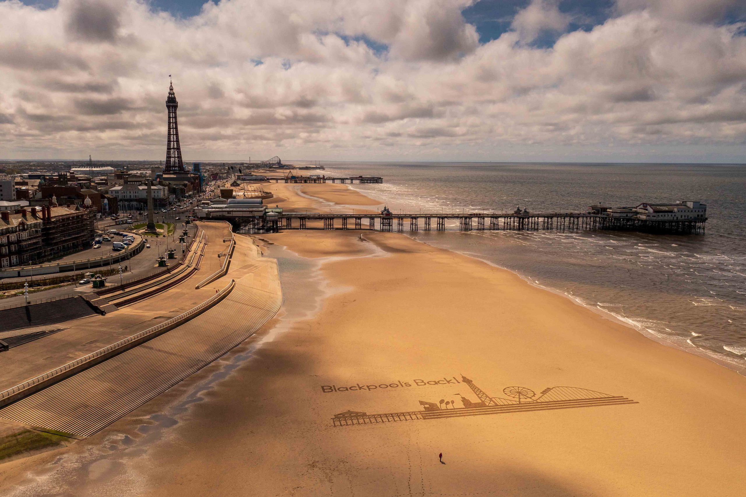 Blackpool’s Back! Sand Drawing For Visit Blackpool | Sand In Your Eye
